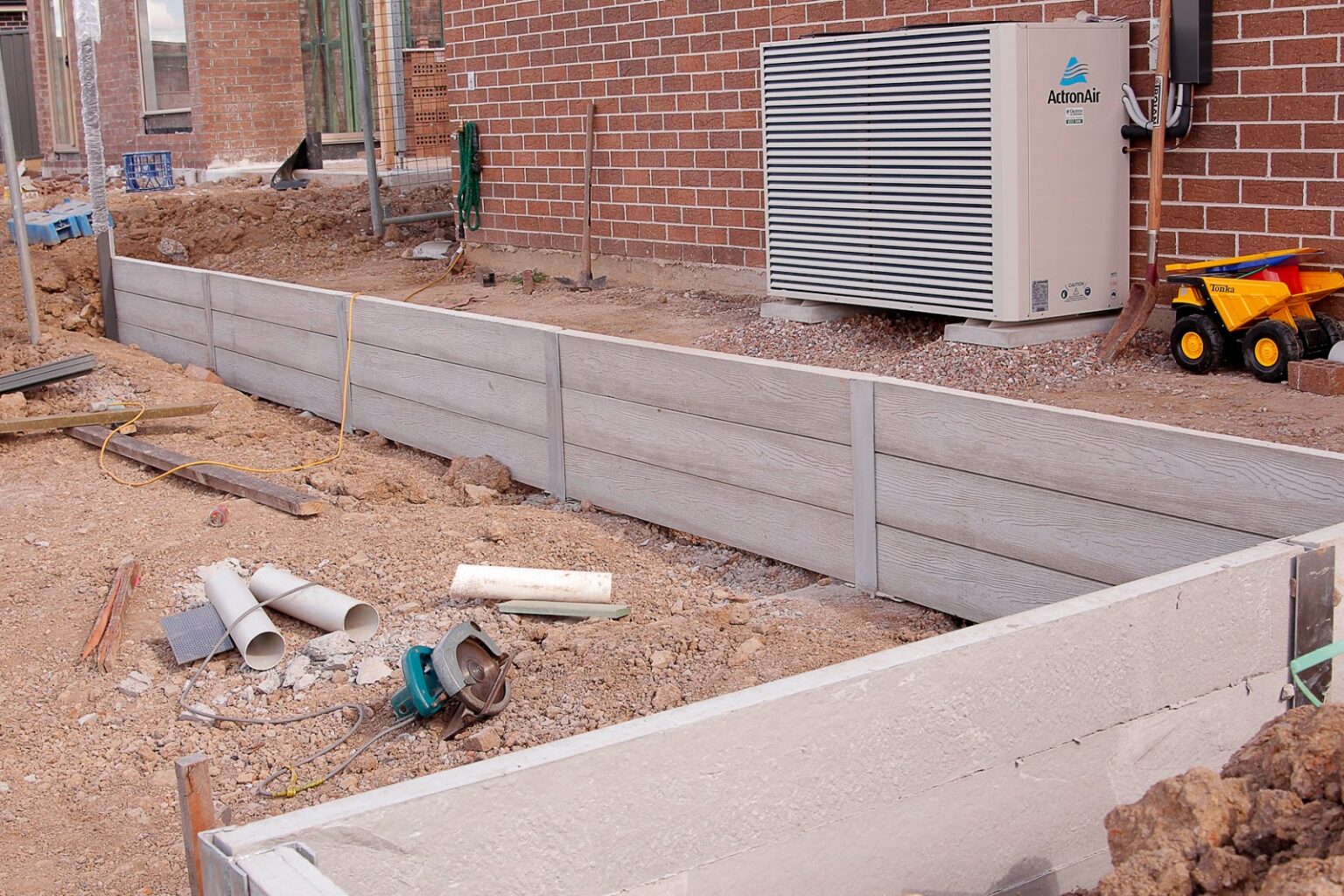 Innovative Design Ideas for Retaining Walls Using Concrete Sleepers ...